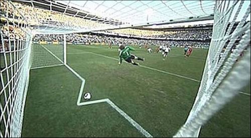 La FIFA reabre la discusión por la tecnología en la línea de gol | ElGeek